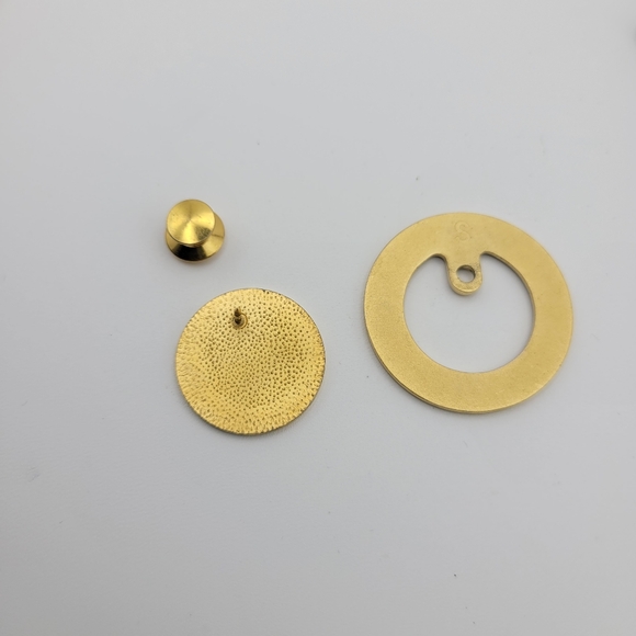 Jewelry | Vintage Gold Tone Mary Kay Lapel Pin | Poshmark